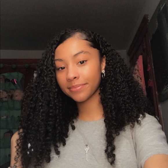 Liani's Closet (@liani07) | Poshmark